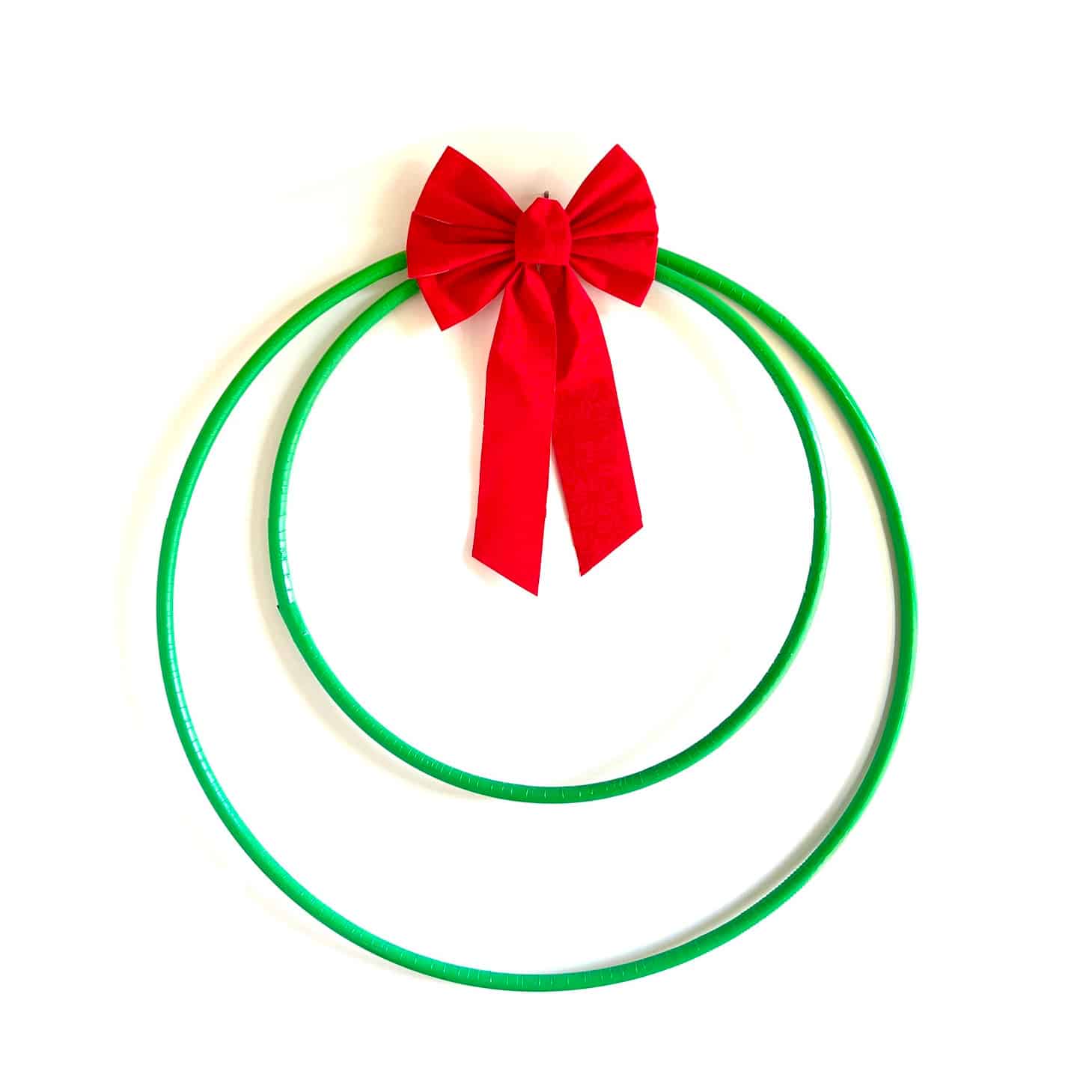 Hula Hoop Christmas Wreath - Single Girl's DIY