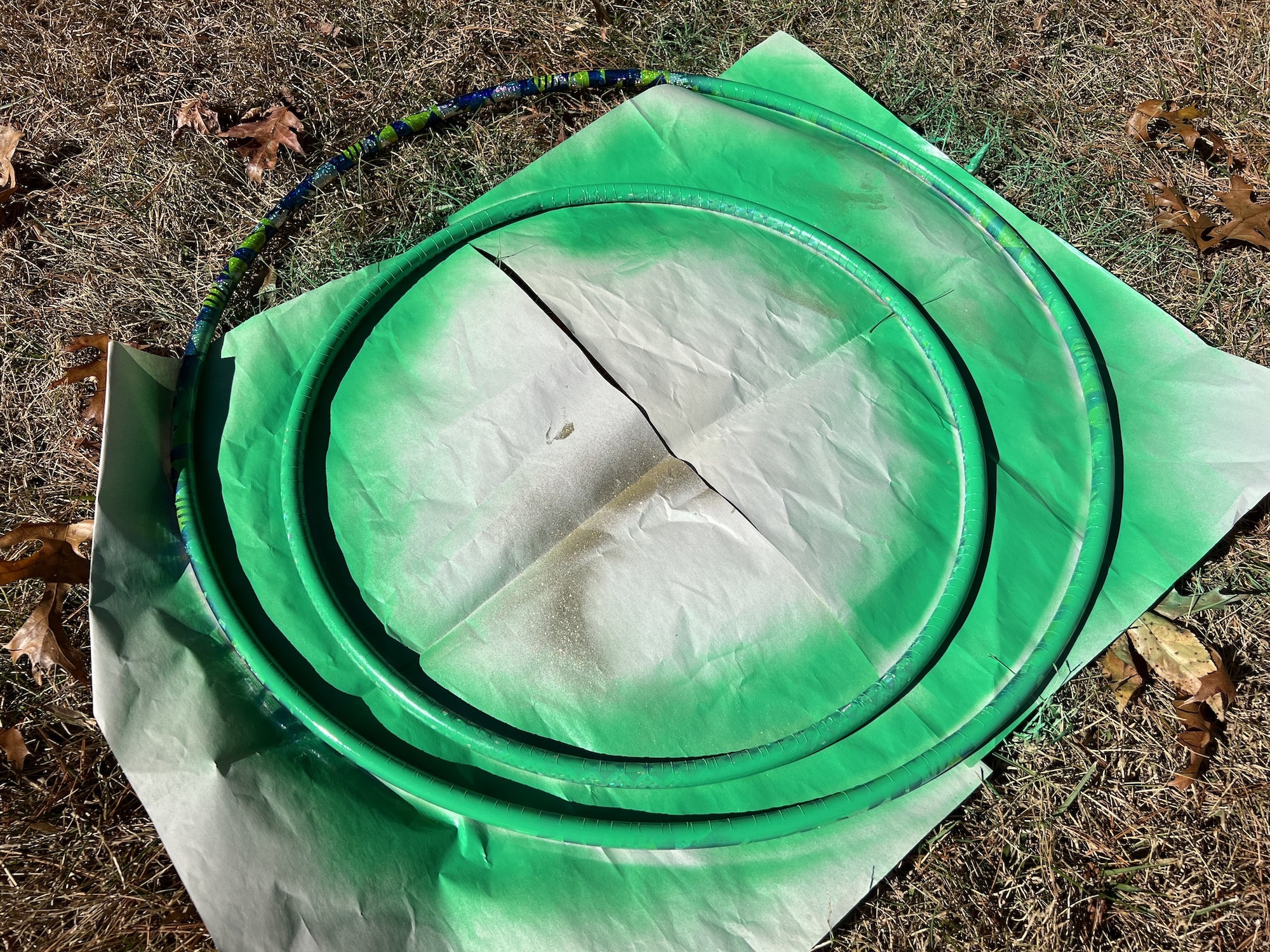 Hula Hoop Christmas Wreath - Single Girl's DIY