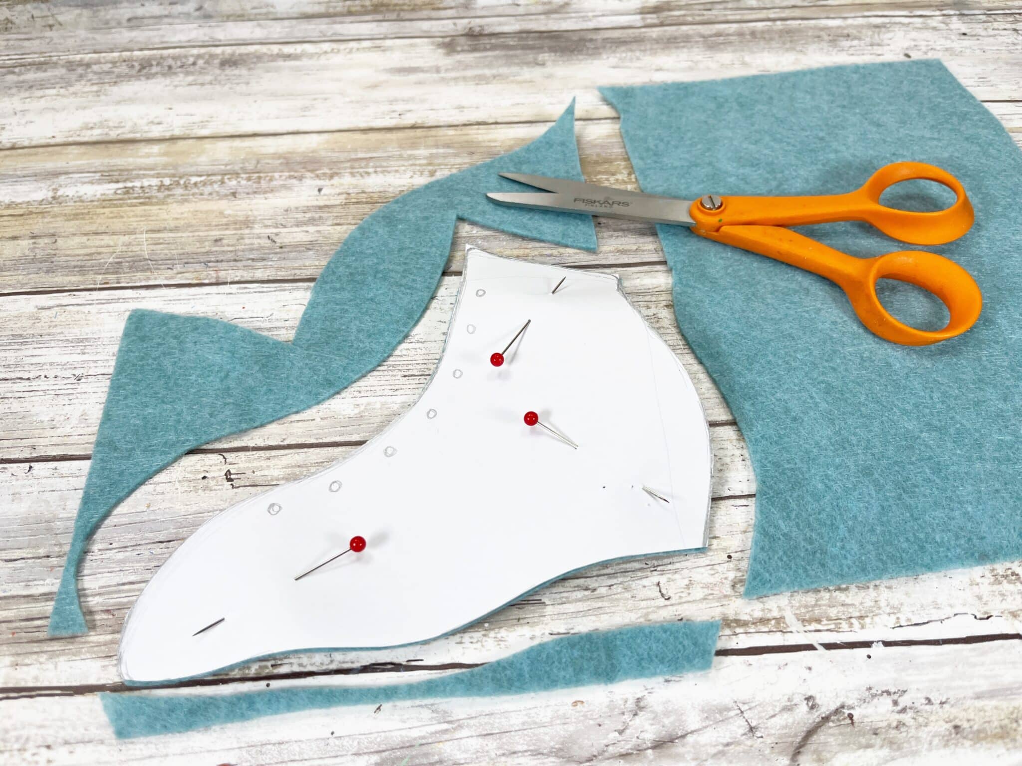 Felt Ice Skates Craft - Single Girl's DIY