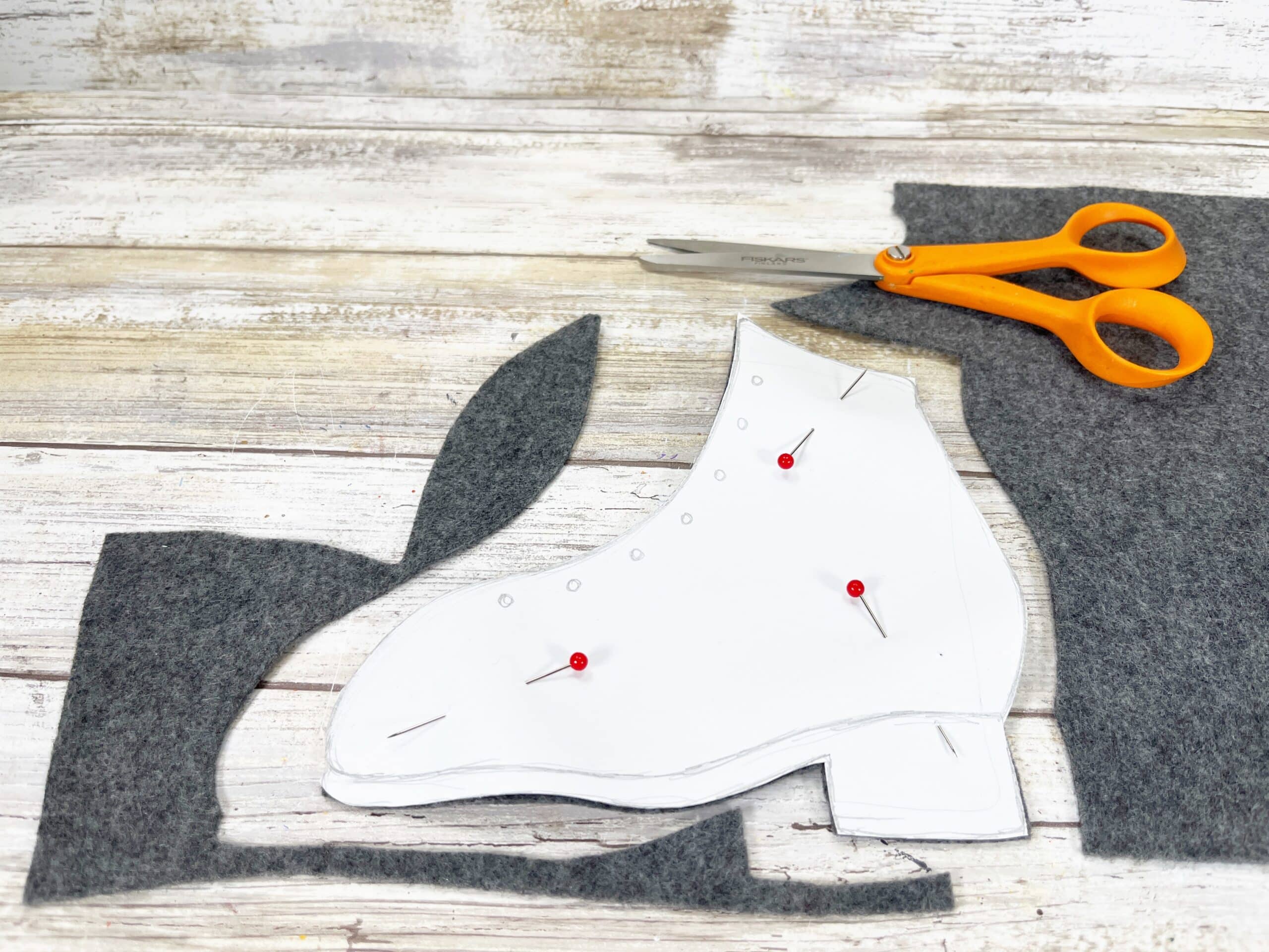 Felt Ice Skates Craft - Single Girl's DIY