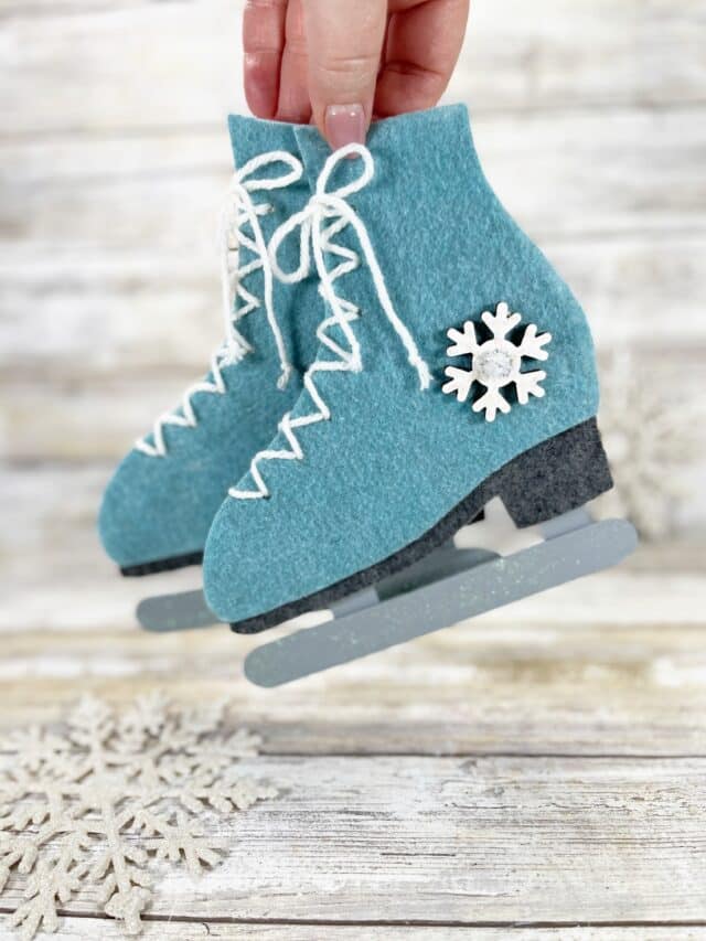 Felt Ice Skates Craft - Single Girl's DIY