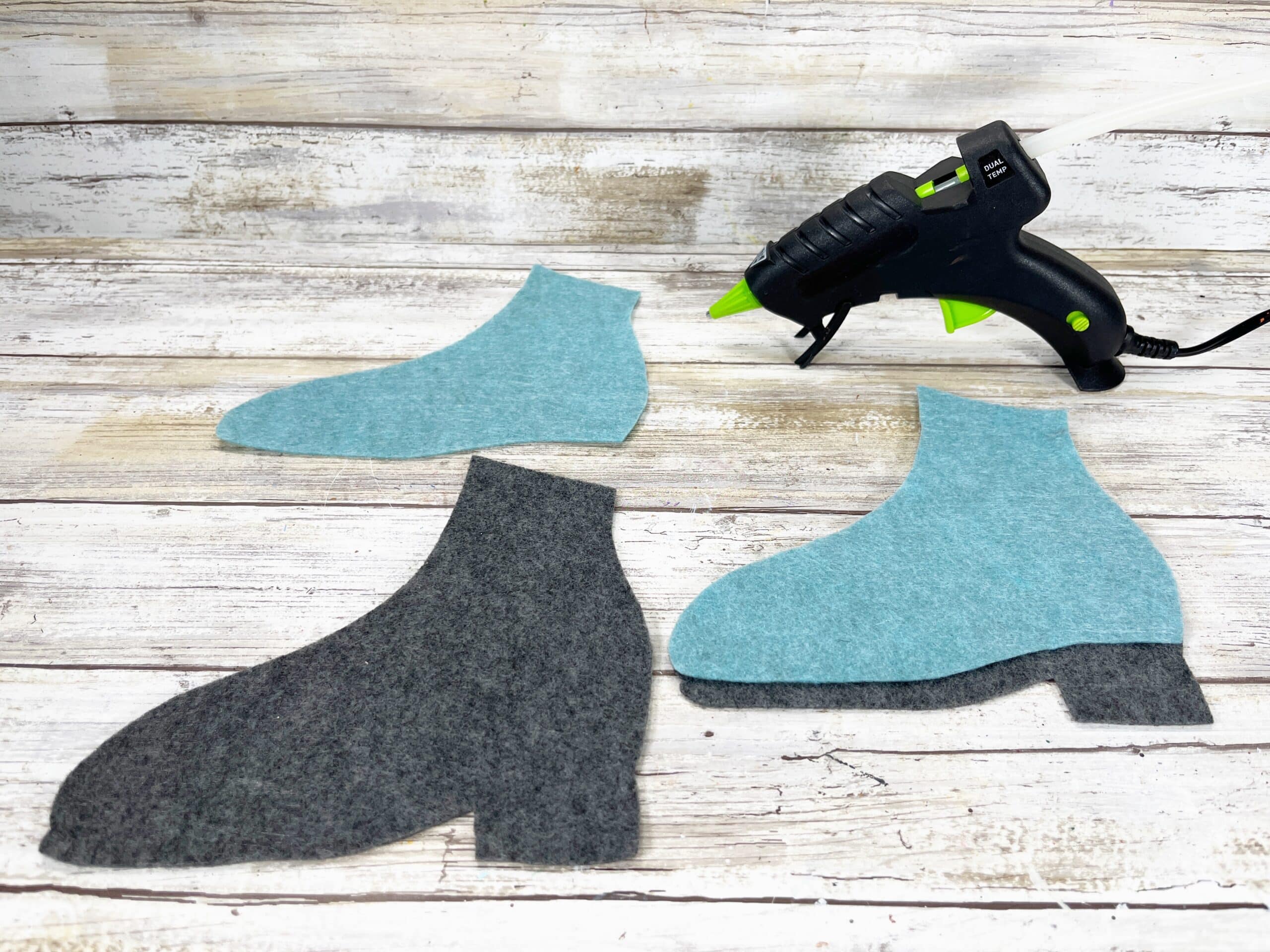 Felt Ice Skates Craft - Single Girl's DIY