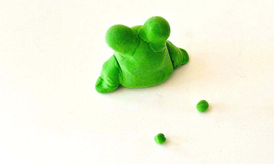 DIY Clay Frog (Step by Step Photo Tutorial) - Single Girl's DIY