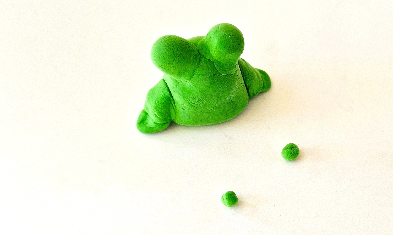 DIY Clay Frog (Step by Step Photo Tutorial) - Single Girl's DIY