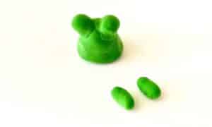 DIY Clay Frog (Step by Step Photo Tutorial) - Single Girl's DIY