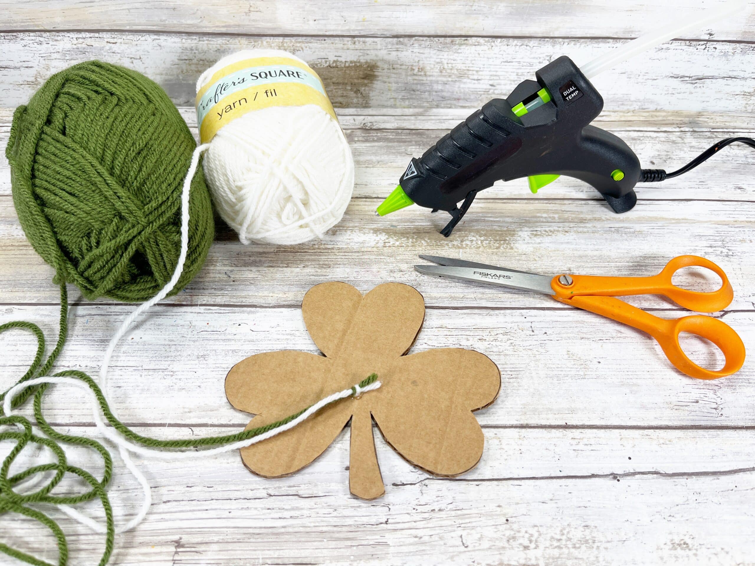 DIY Yarn Wrapped Shamrock Sign - Single Girl's DIY