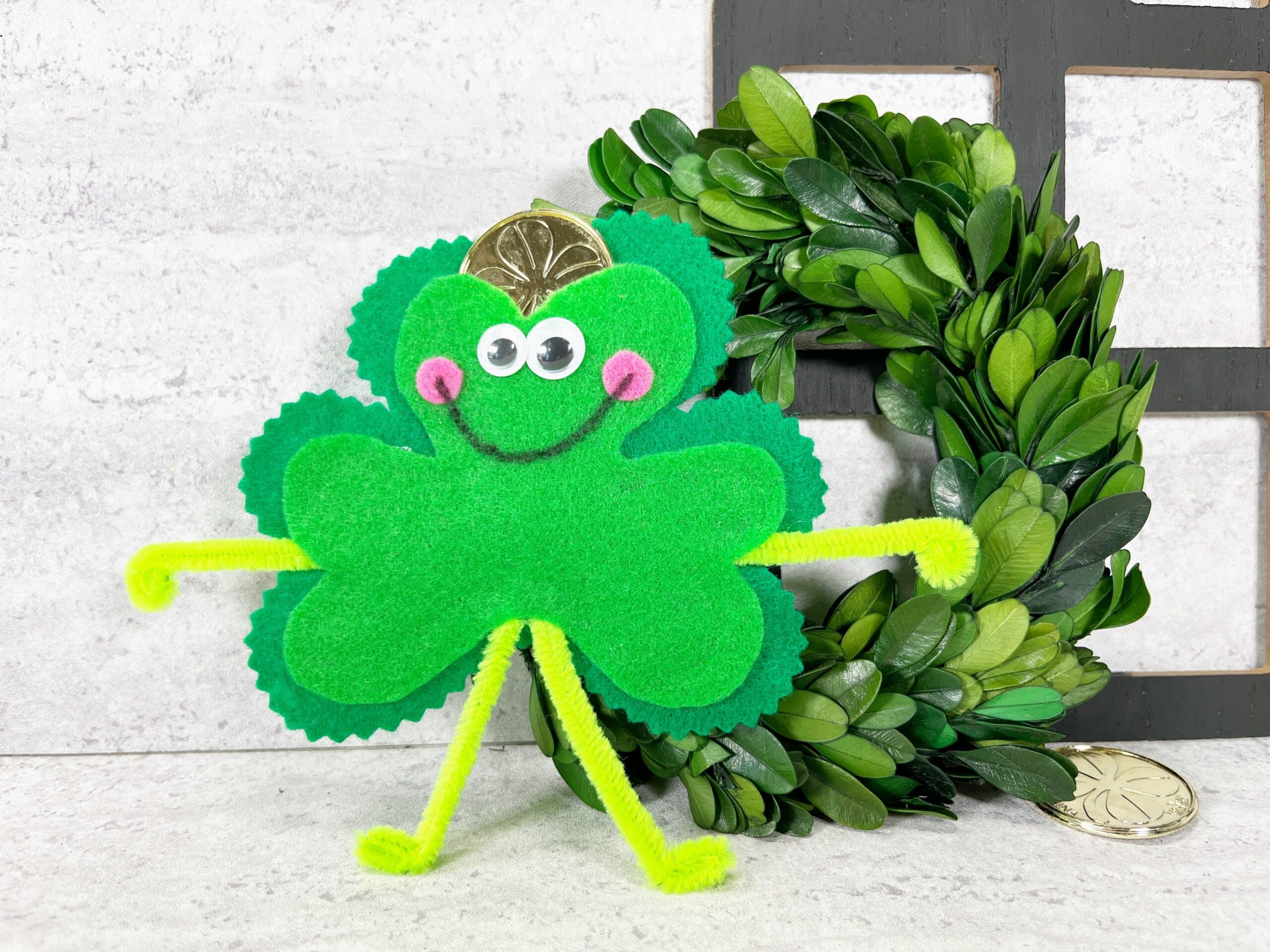 DIY Felt Shamrock Pocket People (Free Pattern) - Single Girl's DIY