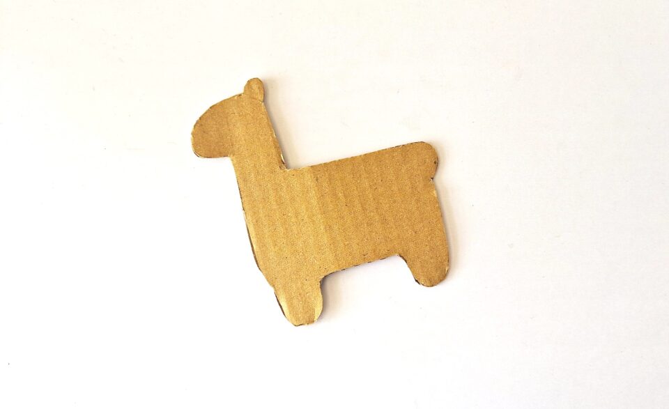 Cardboard llama Weaving Craft - Single Girl's DIY