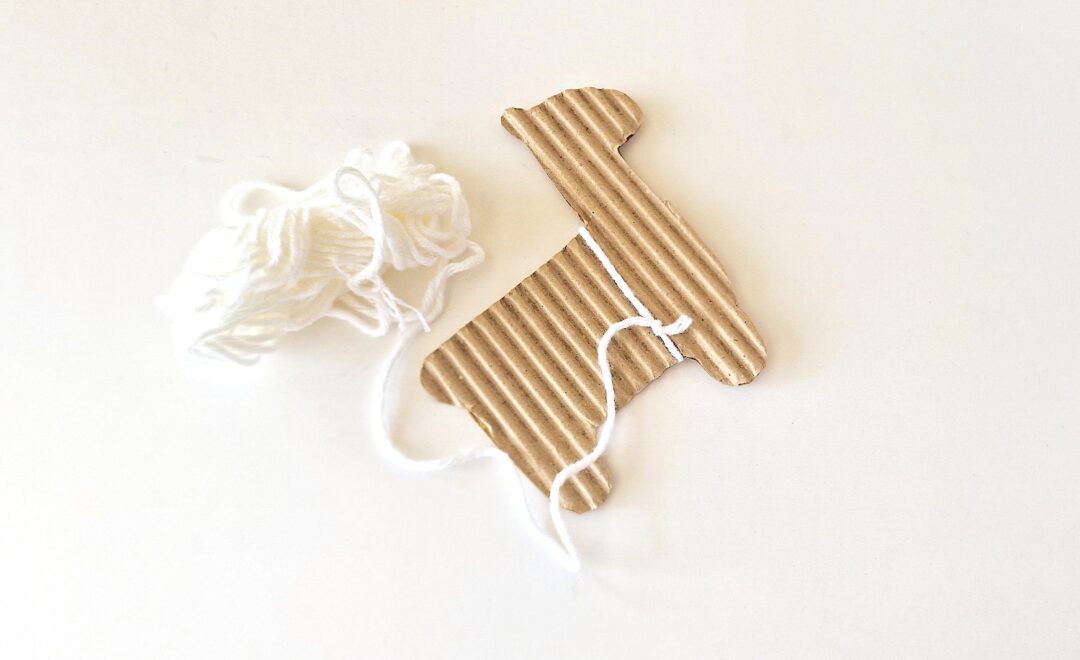 Cardboard llama Weaving Craft - Single Girl's DIY
