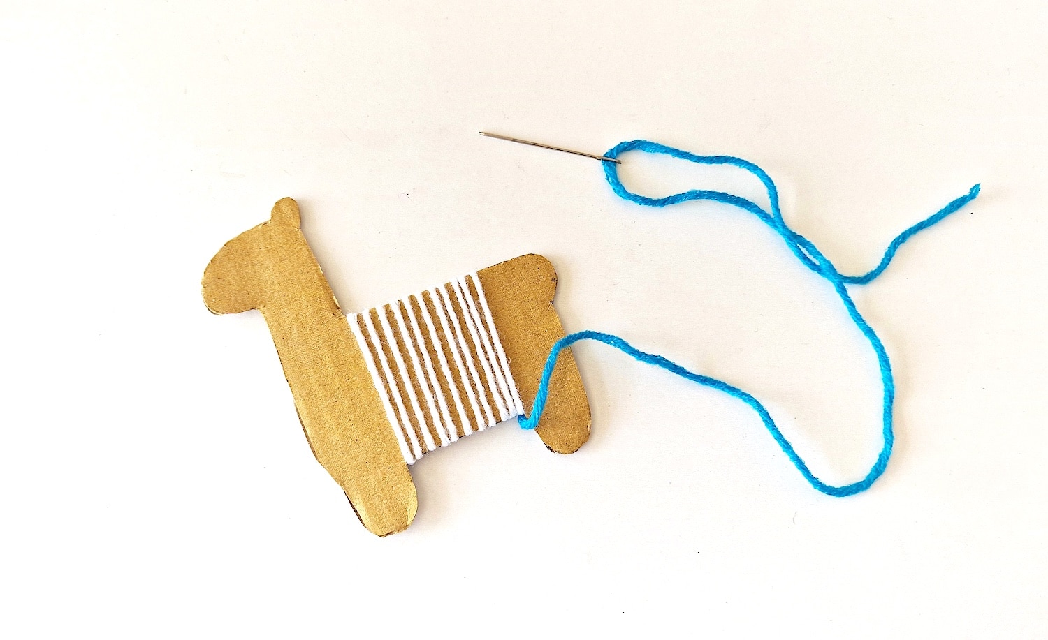 Cardboard llama Weaving Craft - Single Girl's DIY
