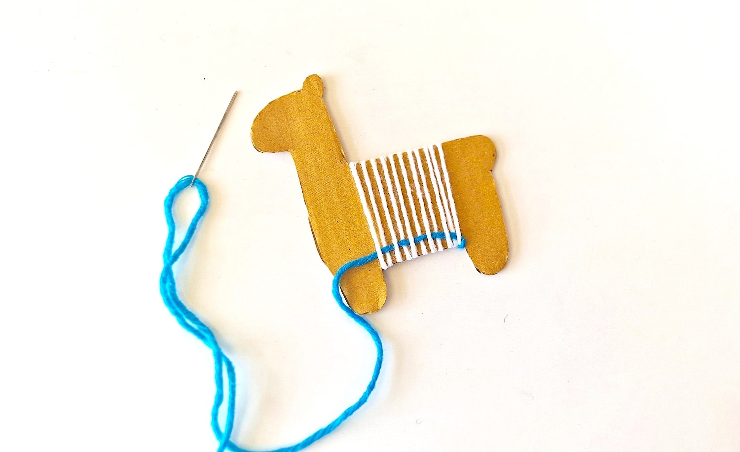 Cardboard llama Weaving Craft - Single Girl's DIY