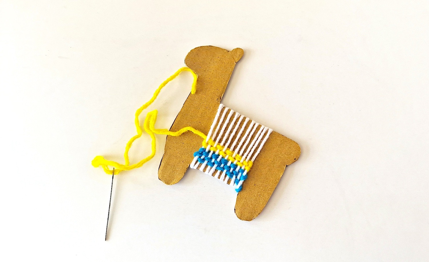 Cardboard llama Weaving Craft - Single Girl's DIY