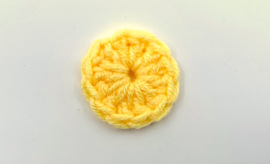 Crochet Daisy Granny Square - Single Girl's DIY