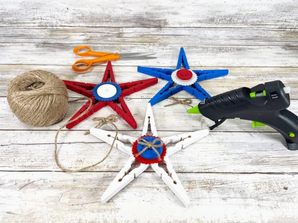 Patriotic Clothespin Stars (Dollar Store DIY) - Single Girl's DIY
