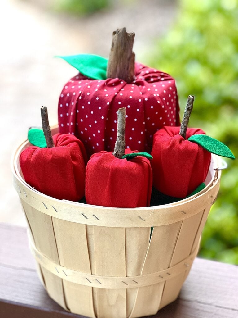 DIY Toilet Paper Apples - Single Girl's DIY
