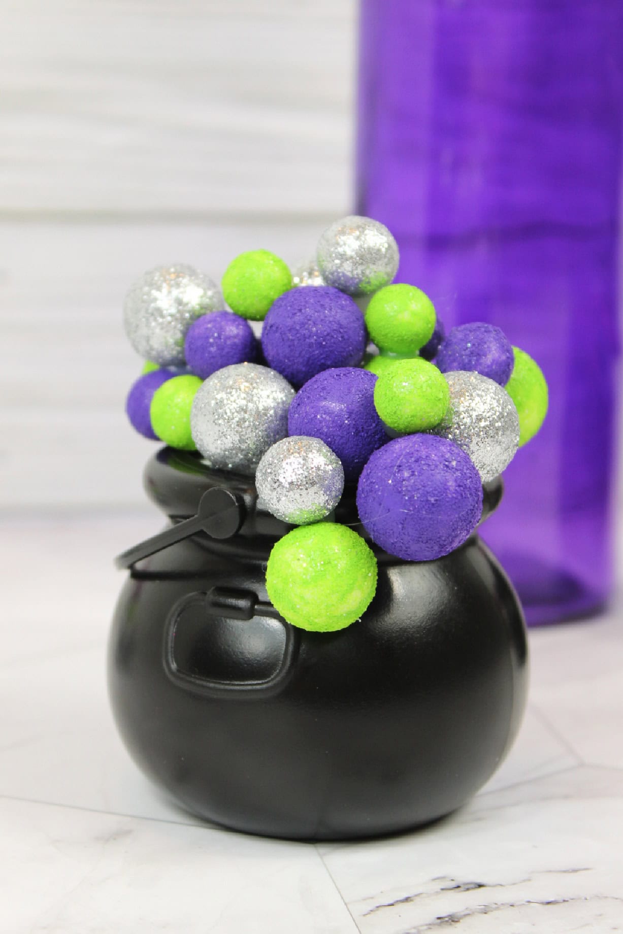 DIY Bubbling Cauldron Halloween Decoration - Single Girl's DIY