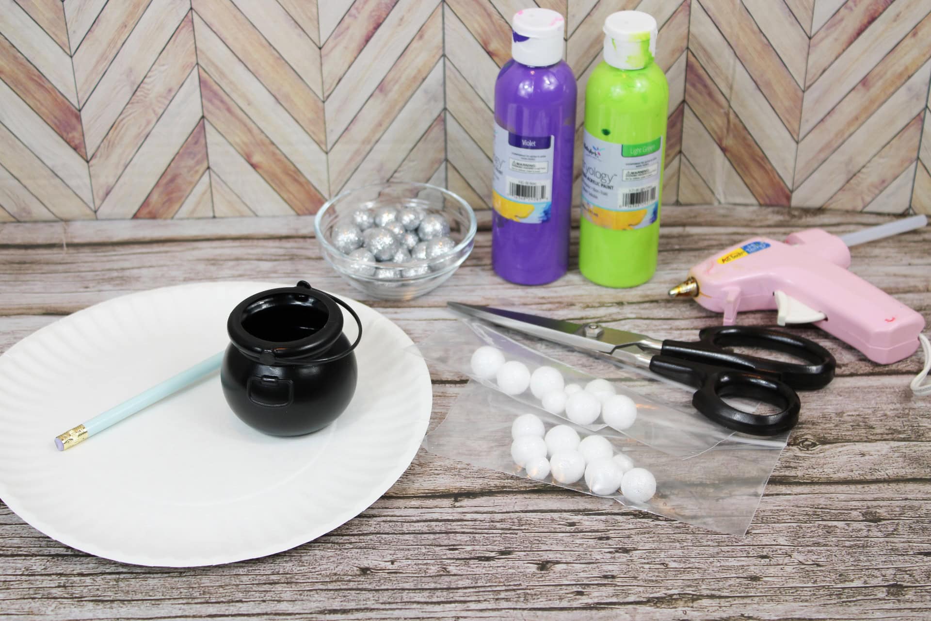 DIY Bubbling Cauldron Halloween Decoration - Single Girl's DIY